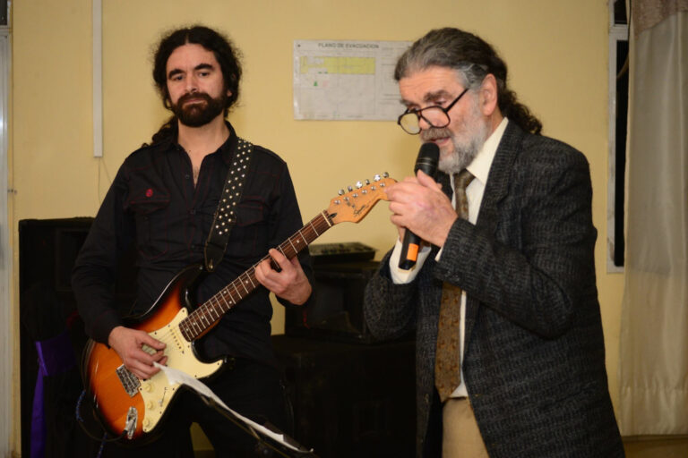 El vecino de Mar de Ajó Norte Miguel Sarlo, es reconocido en Café ...